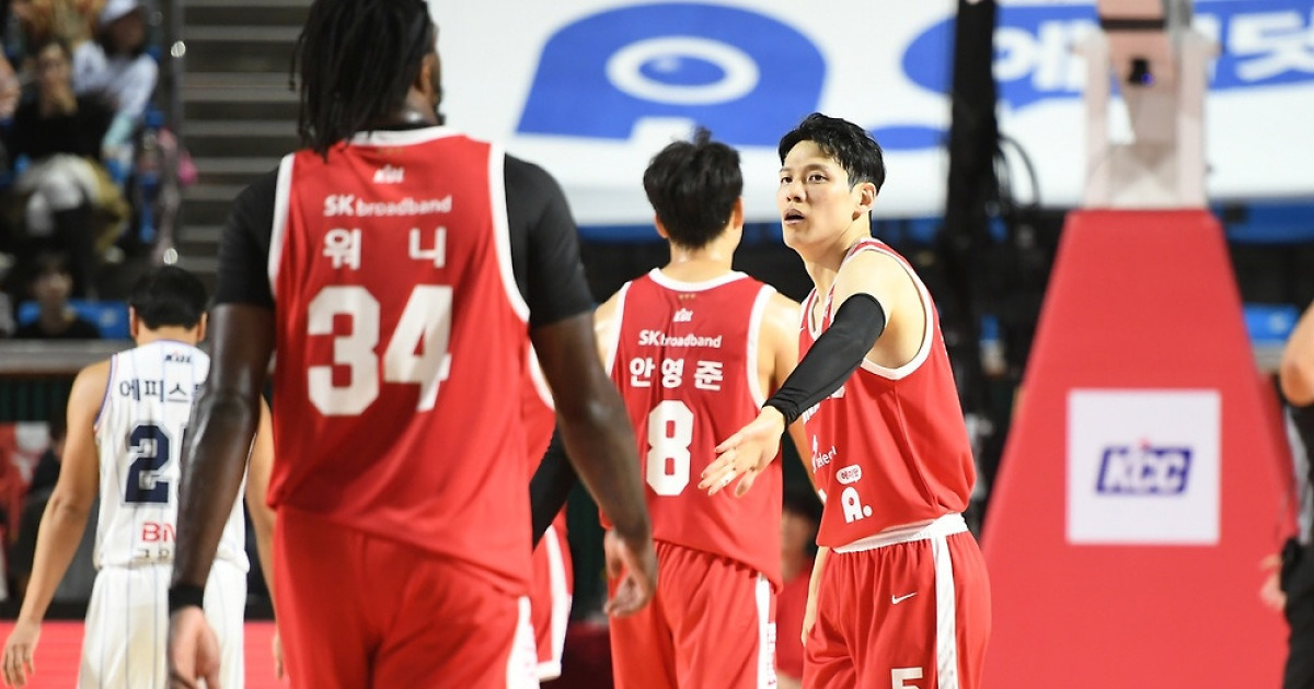 속공으로만 37점…쉼 없이 달린 프로농구 SK, KCC 36점 차 대승