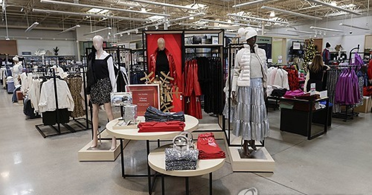 Macy's Small Format Colonies Crossing