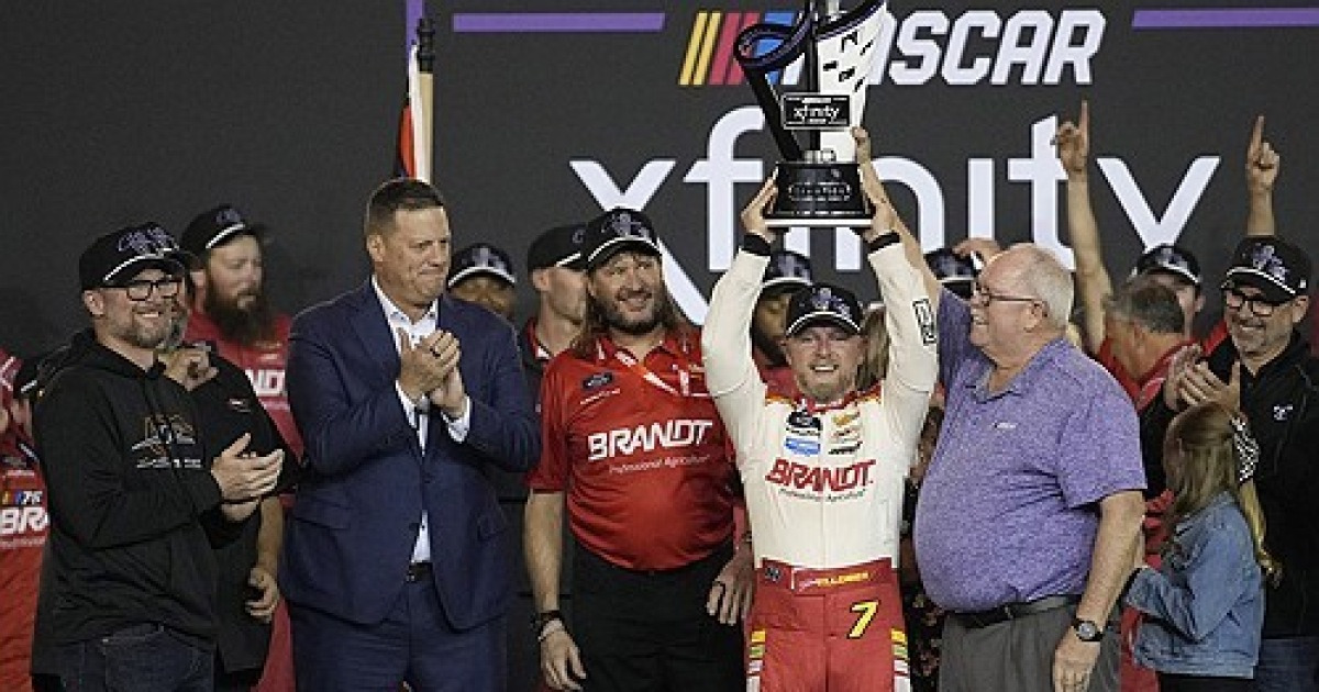 NASCAR Phoenix Xfinity Auto Racing