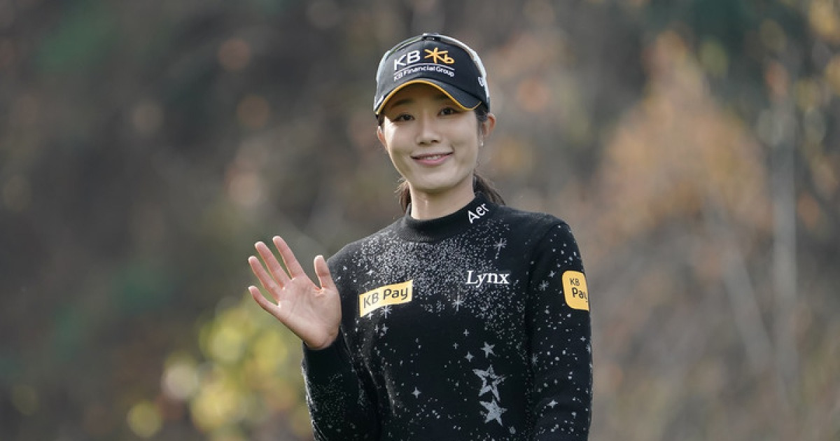 [mhn포토] 안송이, 첫 홀 버디 잡고 시작