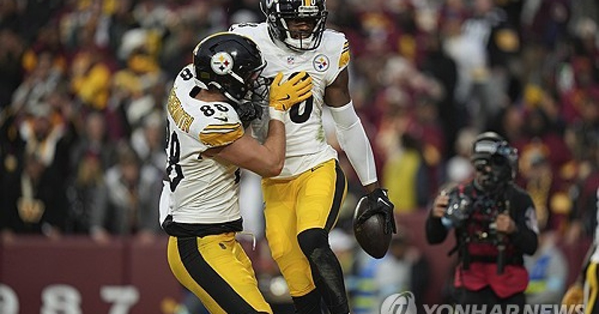 Steelers Commanders Football