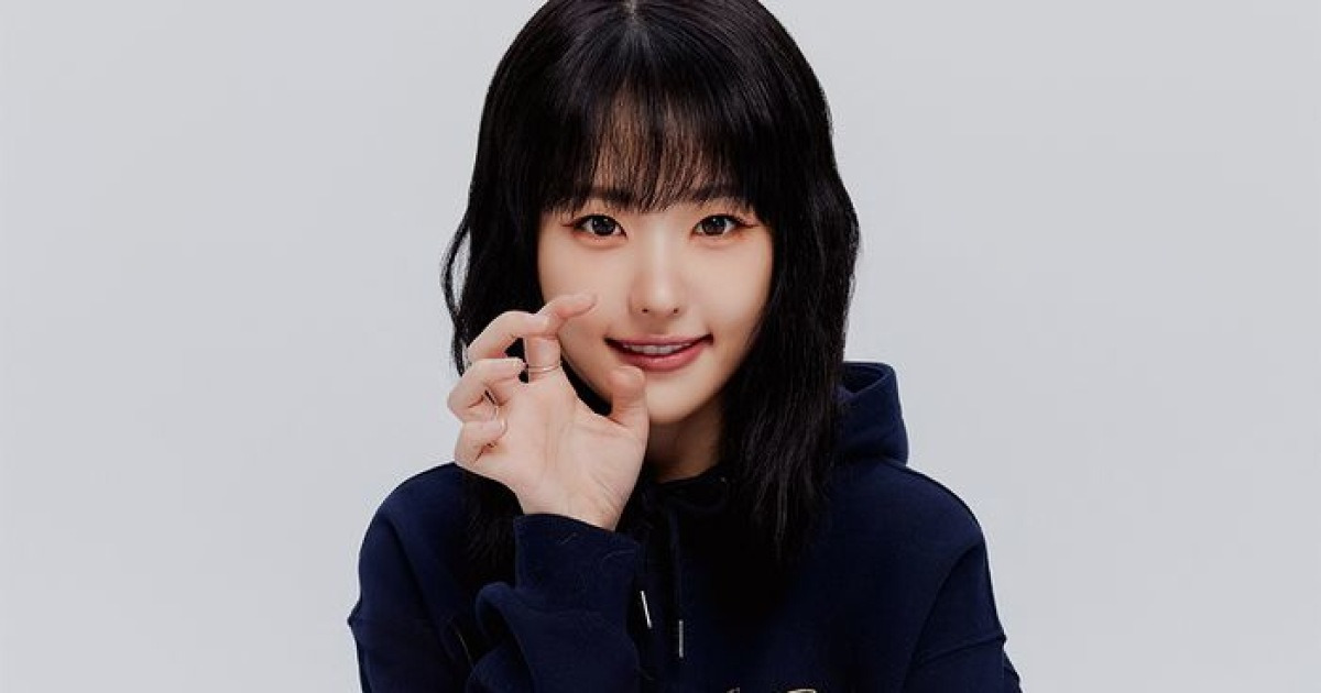 WMC, 'QWER 히나'와 두 번째 콜라보 컬렉션 출시