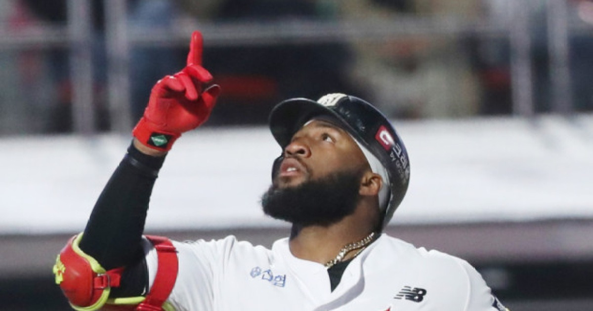 3년 전 처참하게 실패했던 'MVP 출신' 외국인 타자의 일본 진출 재도전? NPB 2개 팀이 노리고 있다