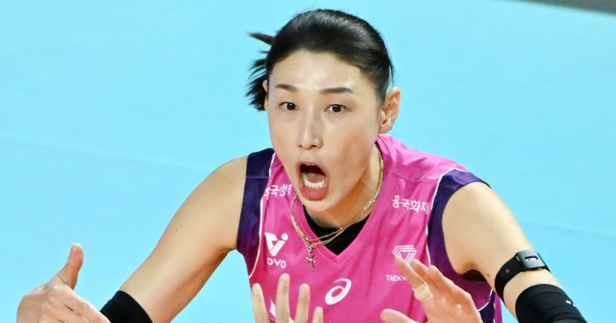 "차근차근 가겠다" 6연승 이끈 김연경, 1R MVP 선정…남자부는 허수봉