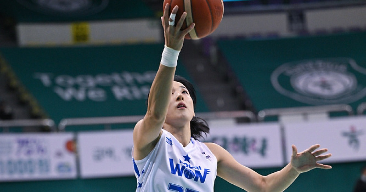 ‘3G 연속 30점+득점·스틸·블록 1위’ 우리은행 김단비, WKBL 1라운드 MVP 등극…MIP는 하나은행 고서연
