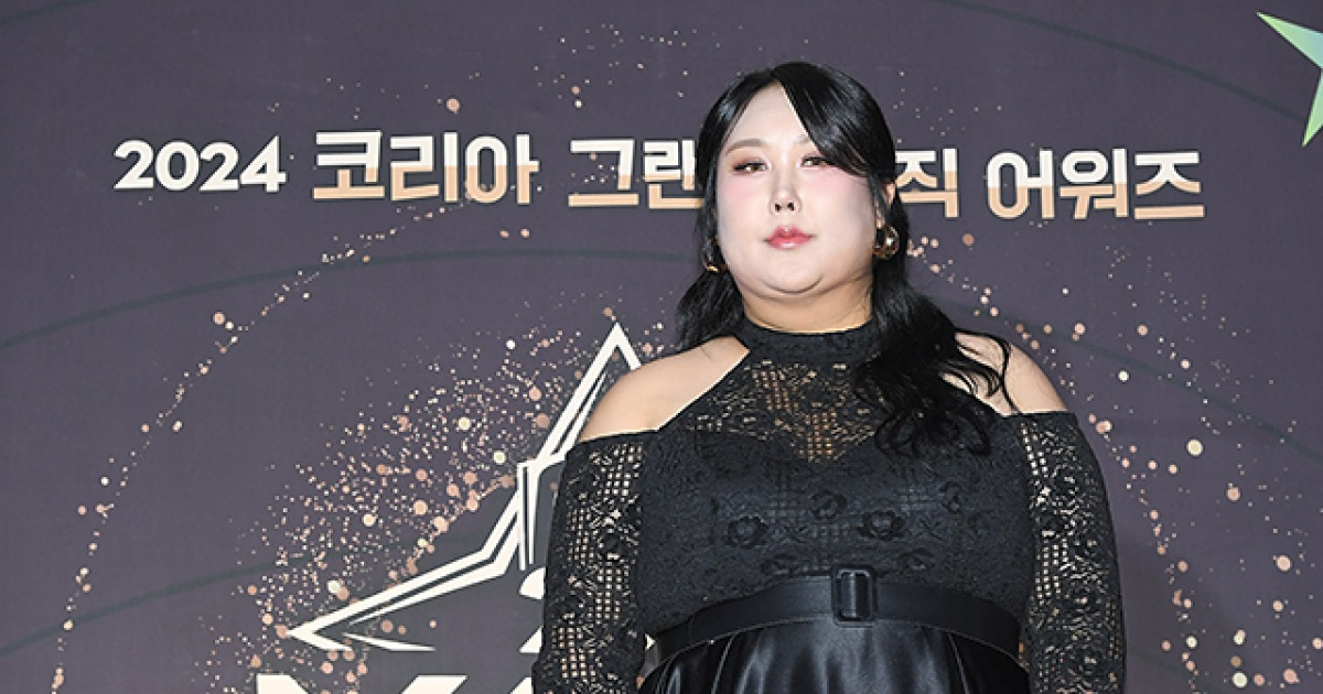 풍자 ‘2024 KGMA 레드카펫 MC’ [MK포토]