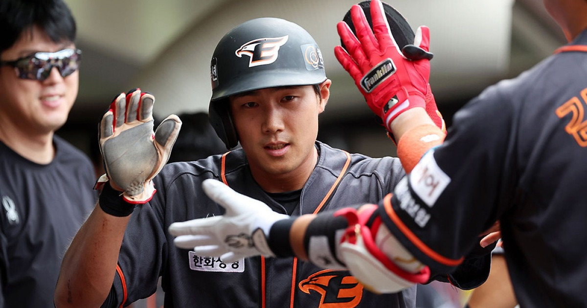 프로야구 kt, FA 엄상백 보상선수로 외야수 장진혁 지명