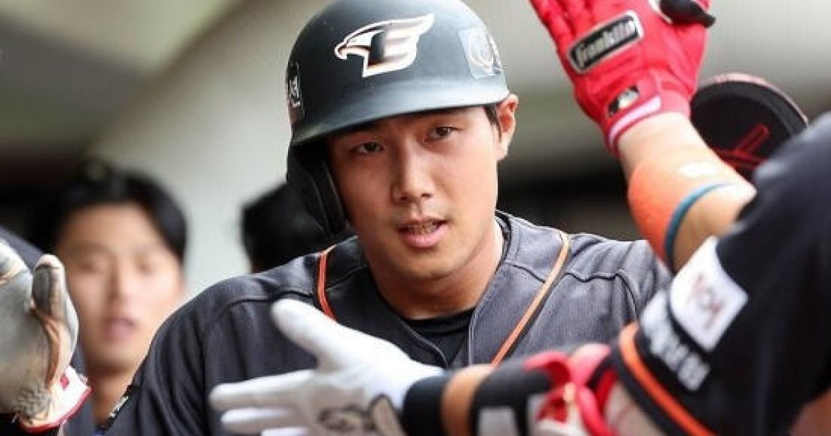 KT, FA 이적 엄상백 보상 선수로 외야수 장진혁 지명