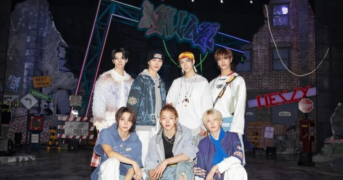 JYP 신인 넥스지, 난리난 핫한 컴백…Mnet 컴백쇼 성황