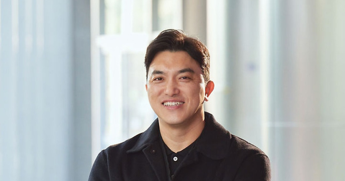 '연인' 김성용 PD, MBC 떠났다…FNC와 맞손