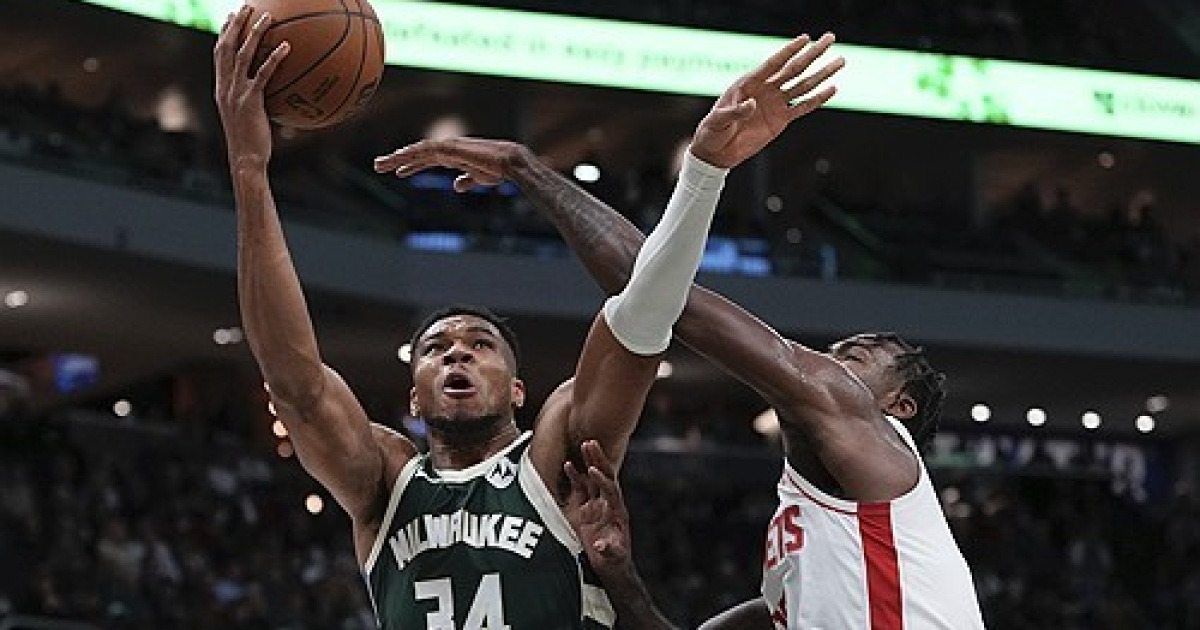 Rockets Bucks Basketball