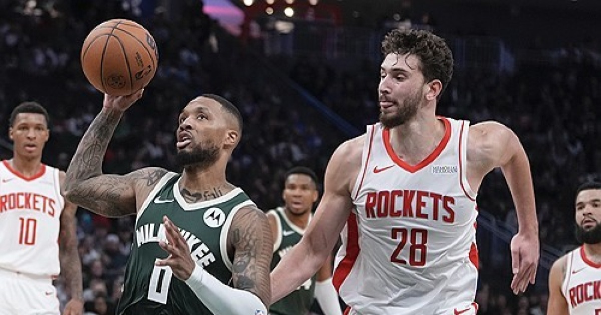 Rockets Bucks Basketball