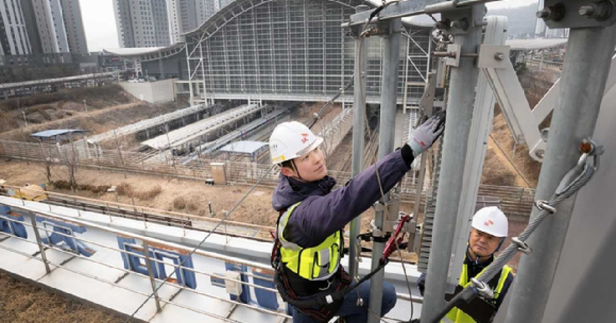 "OECD 회원국 중 한국 5G 인프라 1위·이용자 수 2위"