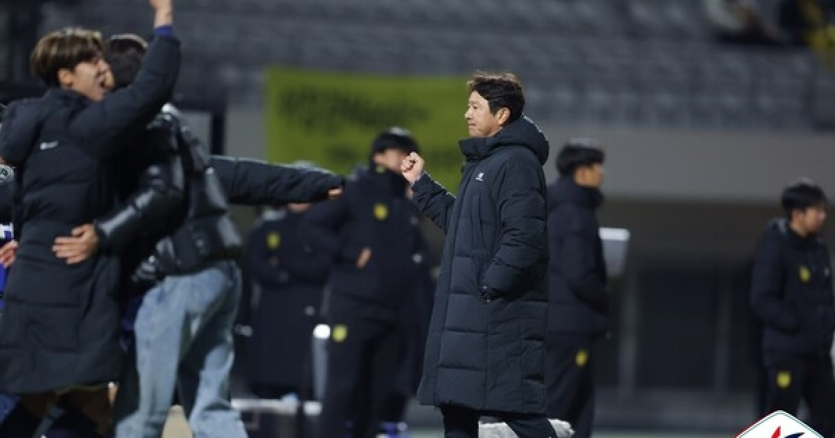 [k2.live] 김도균의 교체 승부수 적중! 서울E, 창단 첫 승강 PO행...전북과 격돌