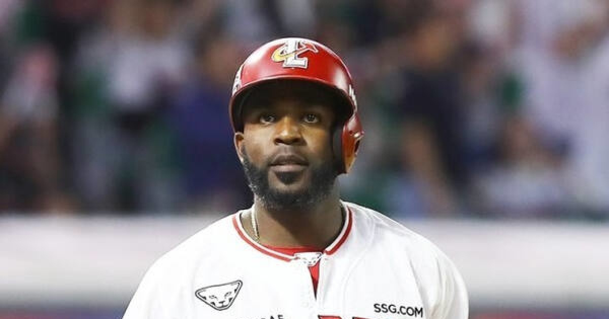 SSG, ‘타격왕’ 에레디아와 총액 180만달러에 재계약…3년 연속 동행