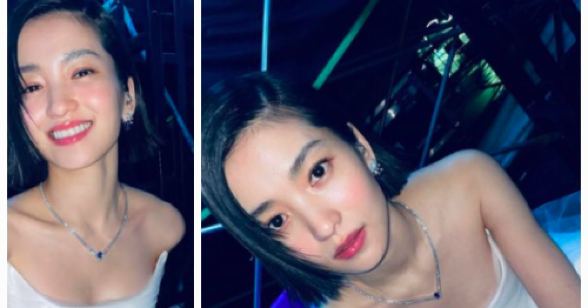 46kg 몸매+직각 어깨” 김태리, 무대 뒤에서도 요정 미모