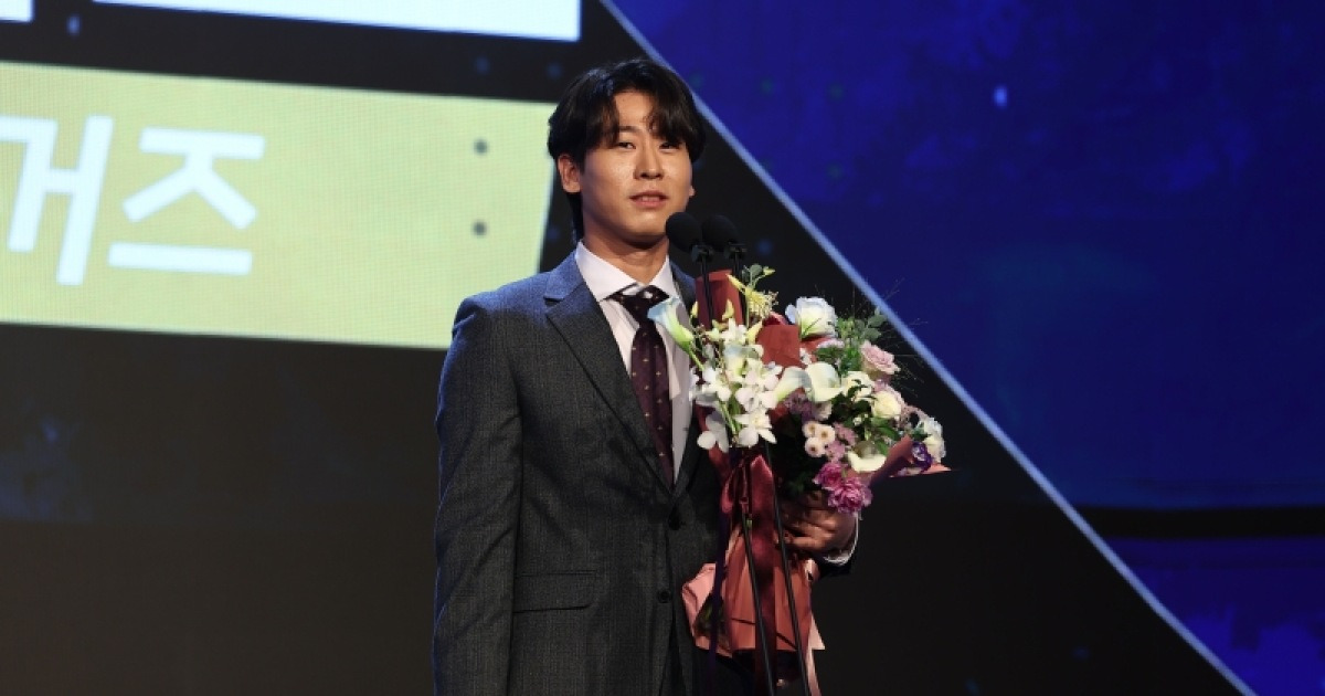 '2년 연속 쾌거' KIA 박찬호, KBO 유격수 부문 수비상 수상