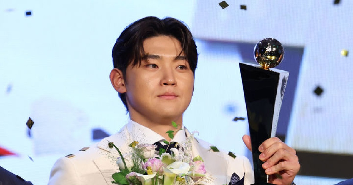 KIA 김도영, 2024시즌 KBO리그 MVP 영예…신인상은 김택연(종합)