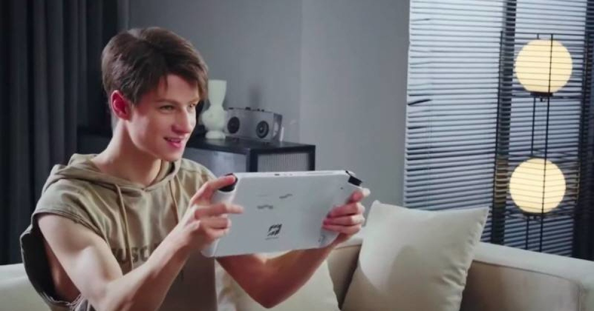 3대 200 이하는 못 쓰는 게임기? 텐센트 UMPC 11인치 공식 채용