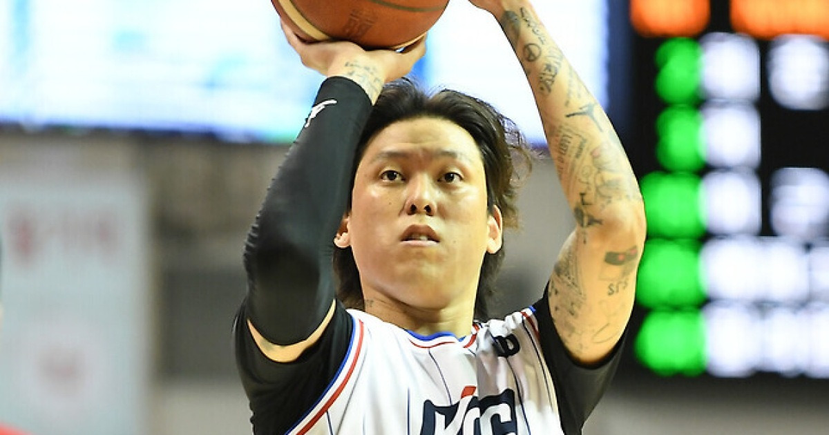 [프로농구] KCC 최준용 '정확하게 꽂히는 3점슛'