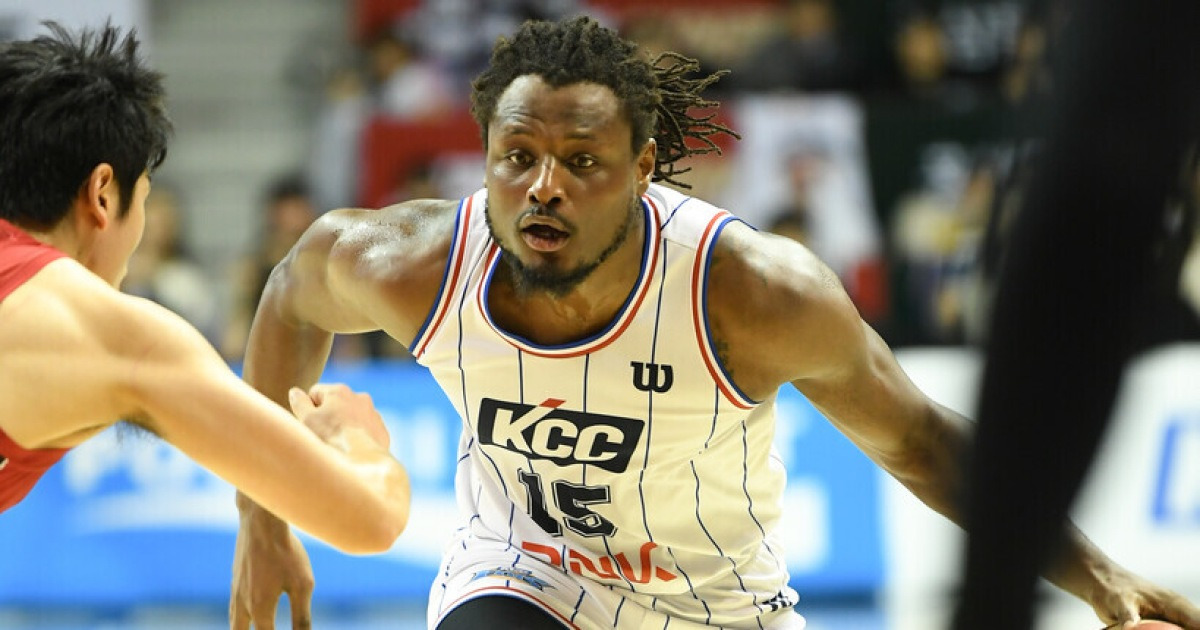 [기록] ‘다재다능함 뽐냈다!’ KCC 버튼, KBL 데뷔 첫 트리플더블 작성