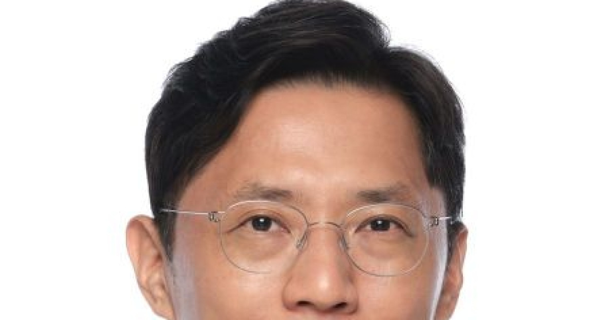 BGF 3세 이어 GS리테일 4세 새 대표… 편의점 ‘사돈 경쟁’ 점화