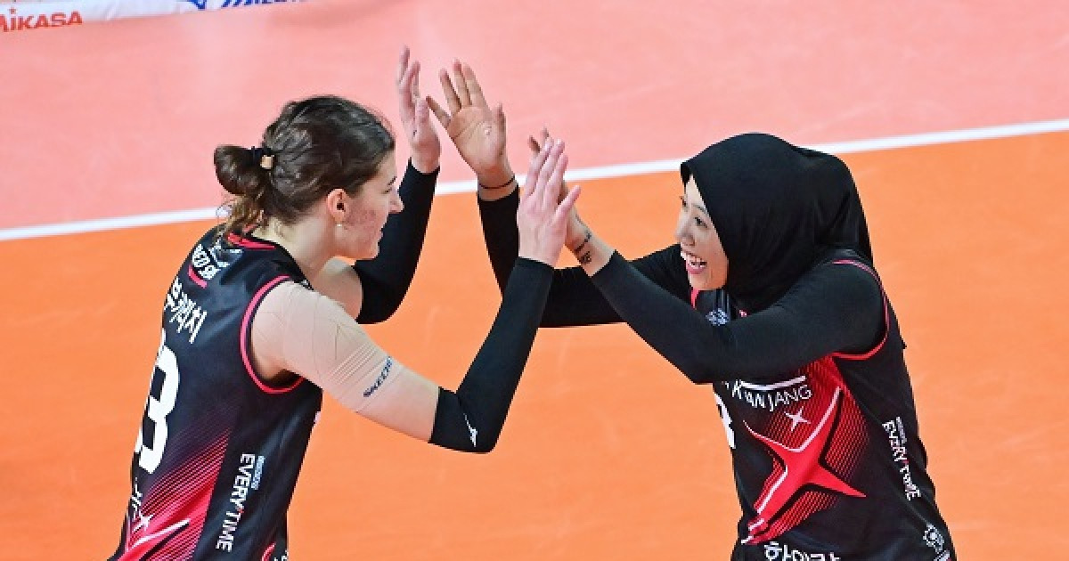 '메가·부키리치 45점 합작' 정관장, IBK기업은행 3-0으로 완파