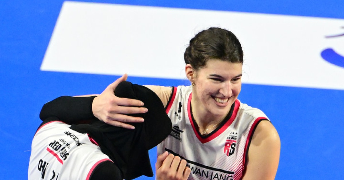 블로킹 7-2, 서브 5-1...정관장, 갈 길 바쁜 IBK 7연승 막았다...한국전력 5연패 탈출 (종합)