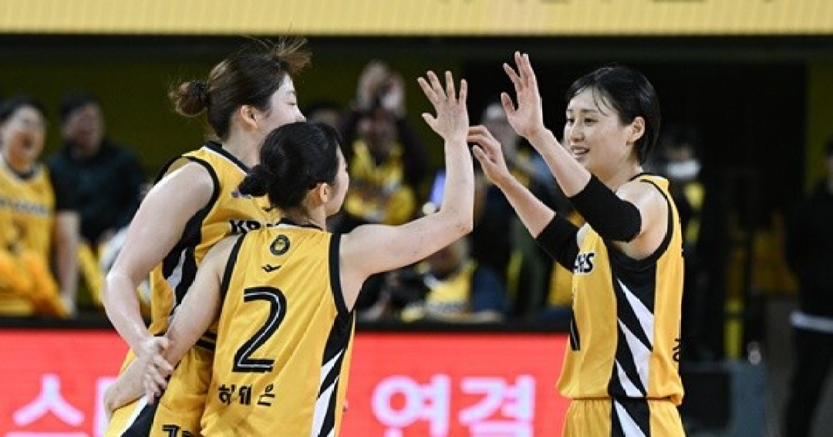 [WKBL 2라운드 리뷰] 뭔가 아쉬운 KB, 그래도 ‘새로운 원동력’은 있다