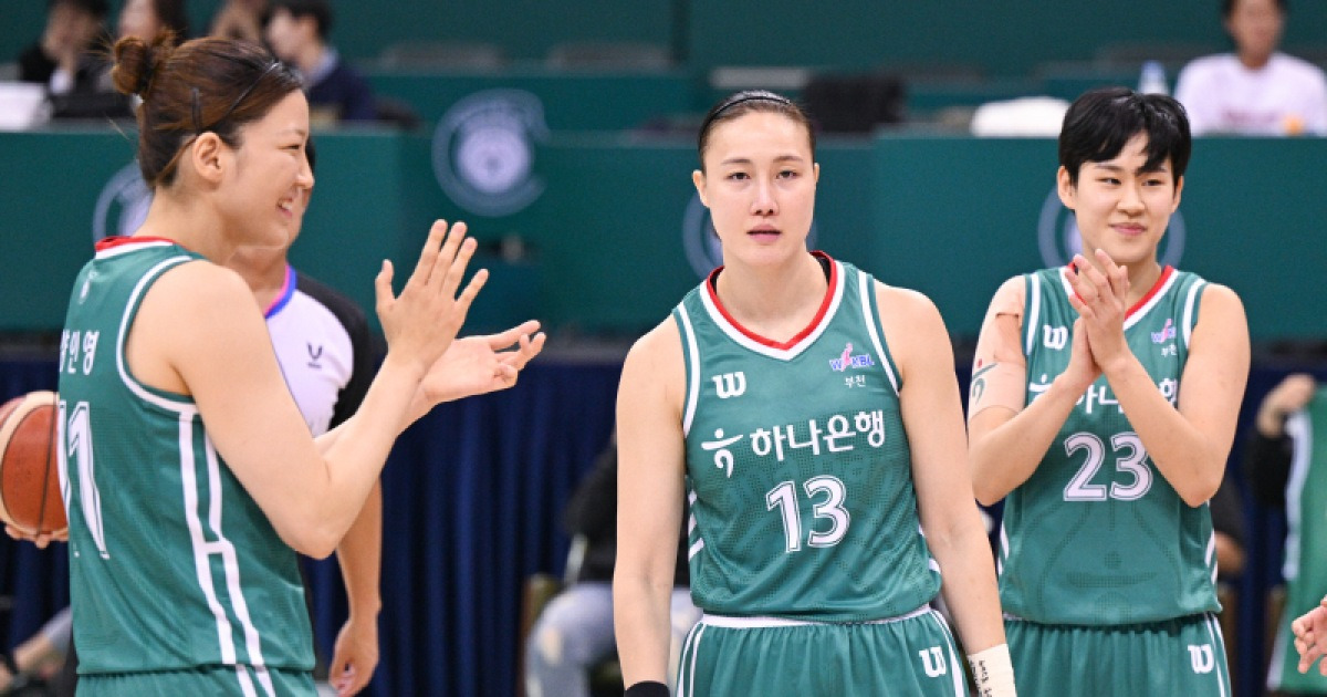 ‘8141점’ 김정은, WKBL 새 역사 썼다…‘레전드’ 정선민 제치고 통산 득점 1위 [IS 부천]