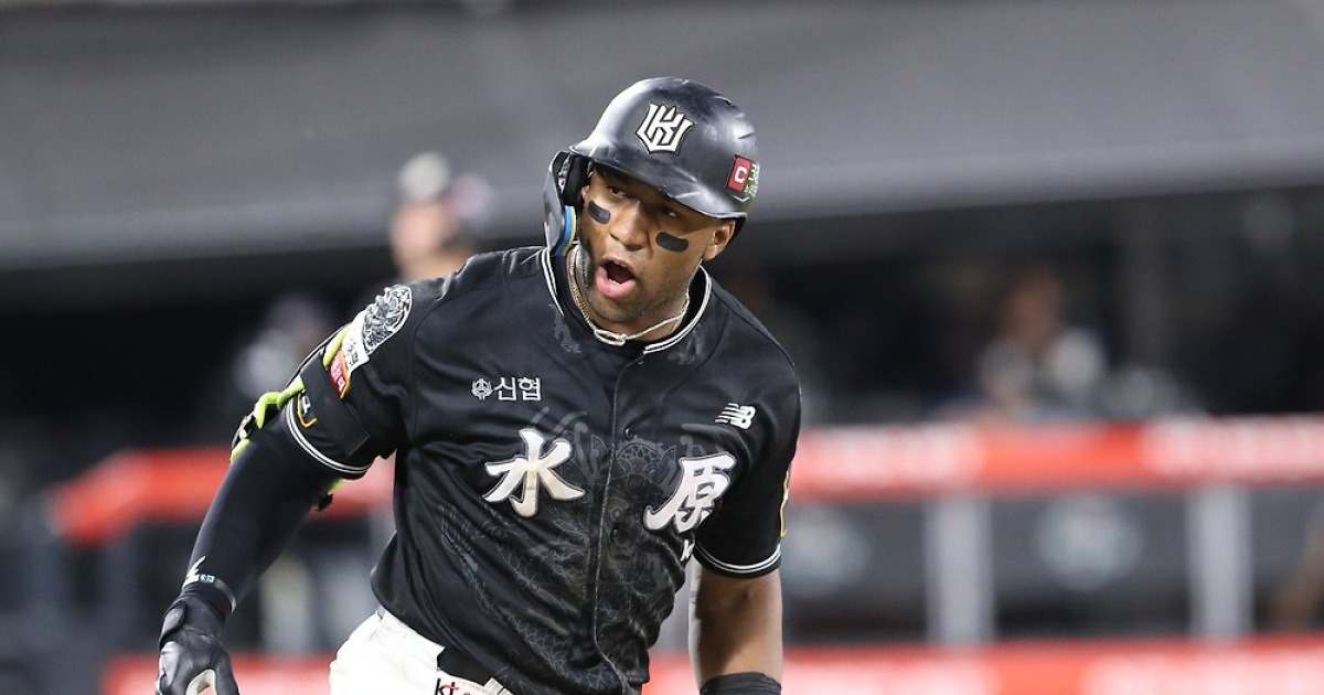 일본·미국 대신 KBO리그 택했다! '90만→180만 달러 재계약' 로하스 "2025시즌 기다려져...KS 우승할 것"