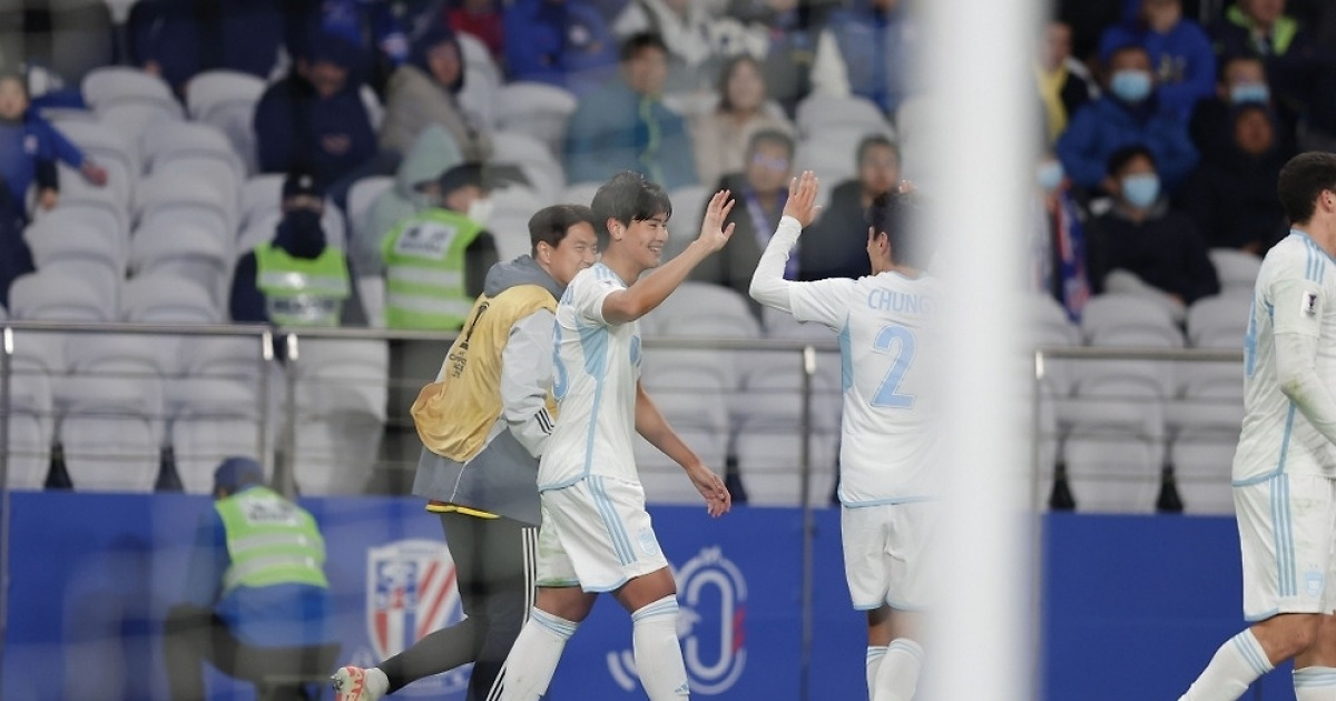 울산, 상하이 선화에 2-1 뒤집기…ACLE 5연패 뒤 첫승