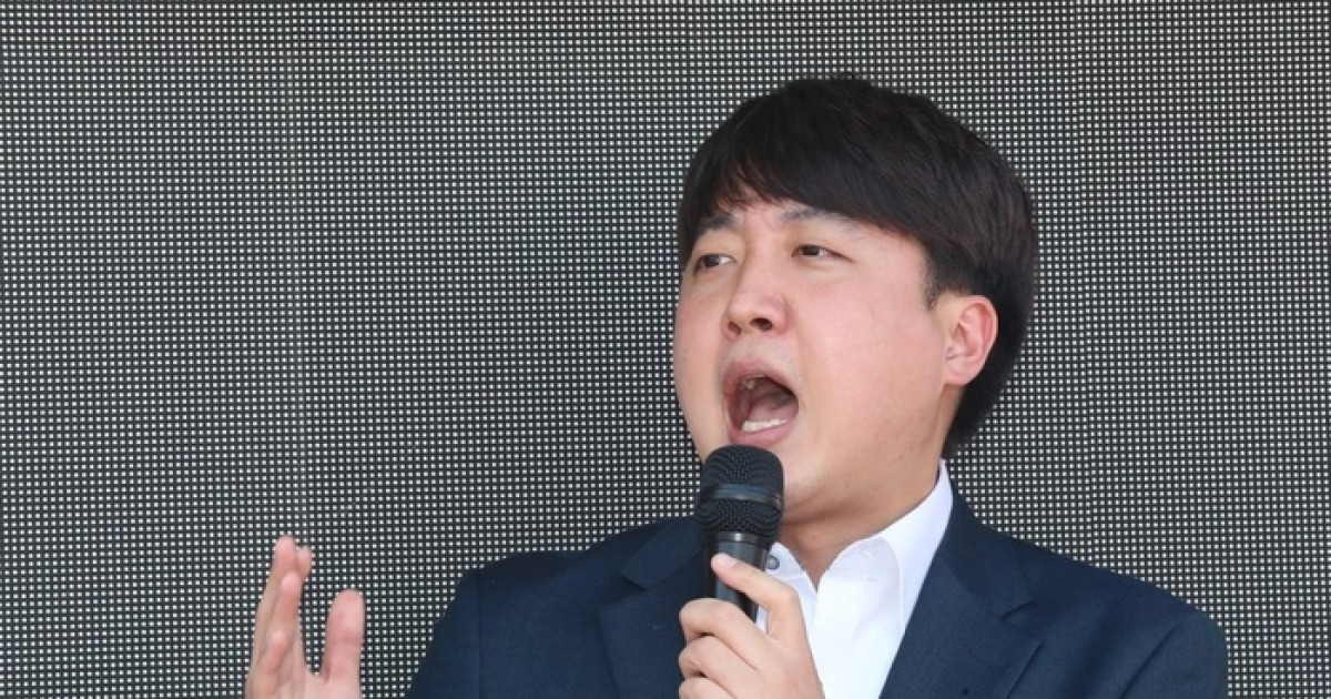 이준석 “국힘 ‘내란 수괴 윤석열 탈당 종용 아니라 즉각 제명하라”