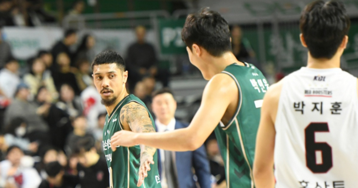 '외곽포 17방 터졌다!' DB, 정관장 제압하며 4연승 질주…EASL 출전 KT는 2점 차 승리, KCC는 3연패 늪, BNK 썸은 우리은행 제압