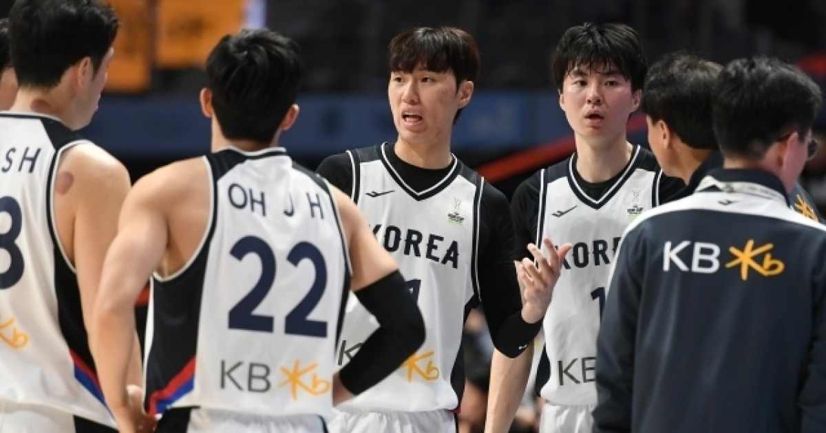 ‘바닥없는 추락’ 대한민국 농구, FIBA 11월 랭킹 54위로 또 내려앉아…올림픽 목표, 아직은 ‘꿈’이다