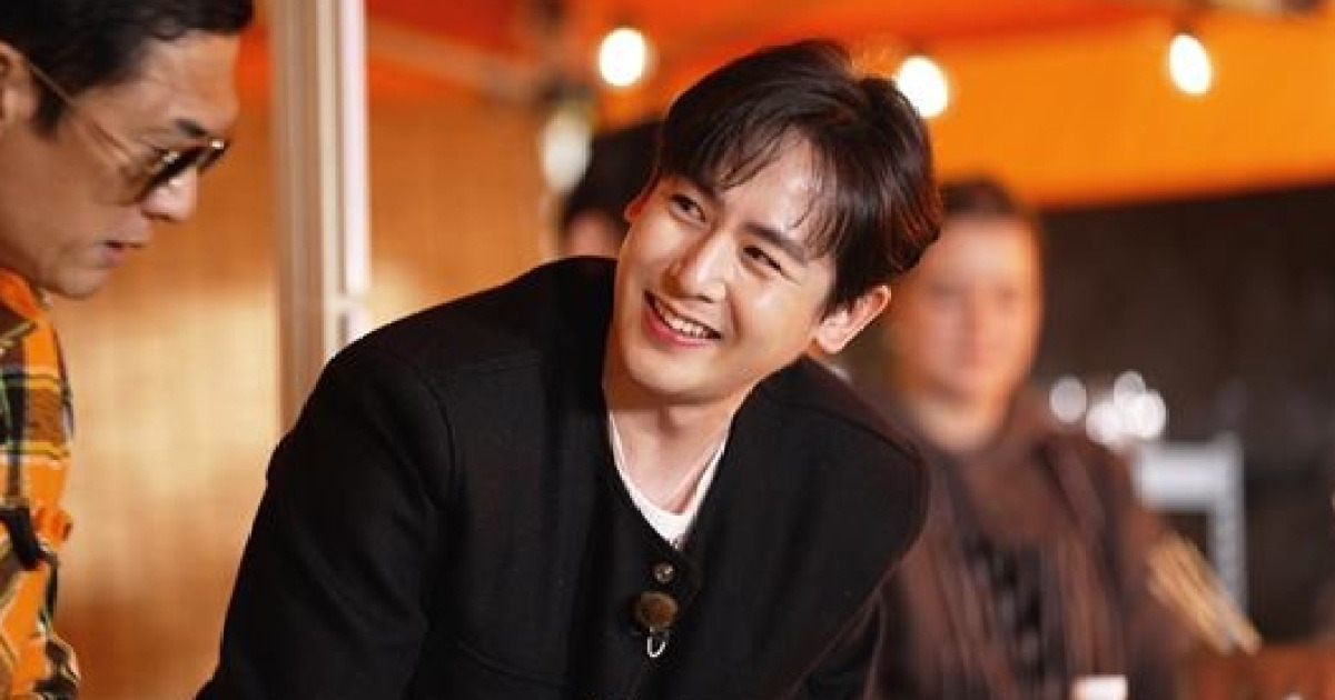 2PM 비하인드 스토리 대방출…닉쿤, 'BYOB' 출격