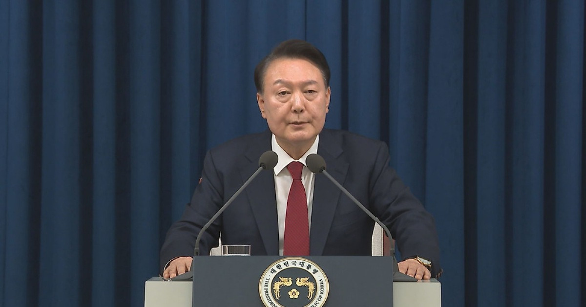 윤석열 대통령 국민께 사과···임기와 정국 안정 방안 당에 일임