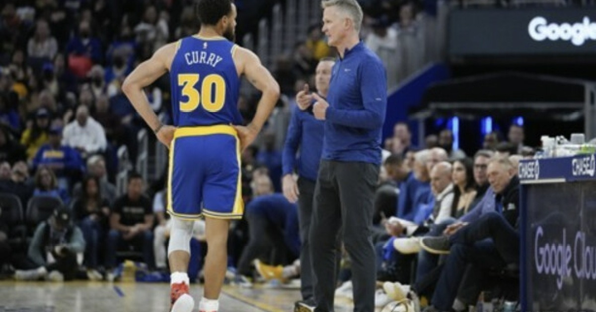 [NBA] ‘급한 불 껐지만…’ GSW, 트레이드로 슈퍼스타 노리나?