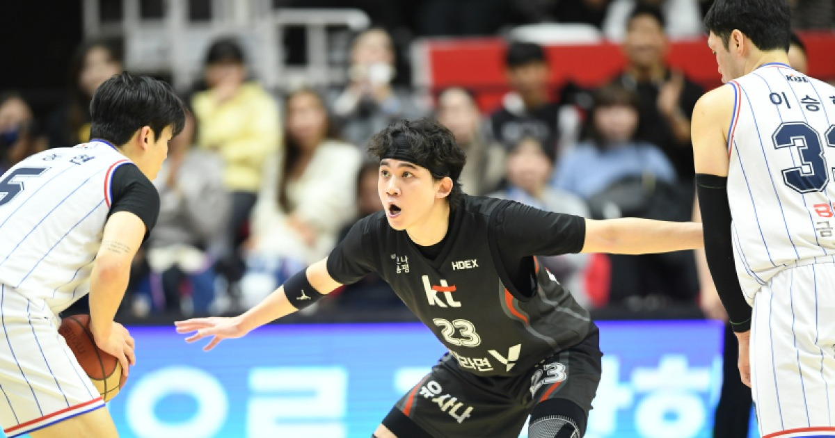 ‘박준영 짜릿한 버저비터’ KT, KCC에 60-58 짜릿한 대역전승 [IS 수원]