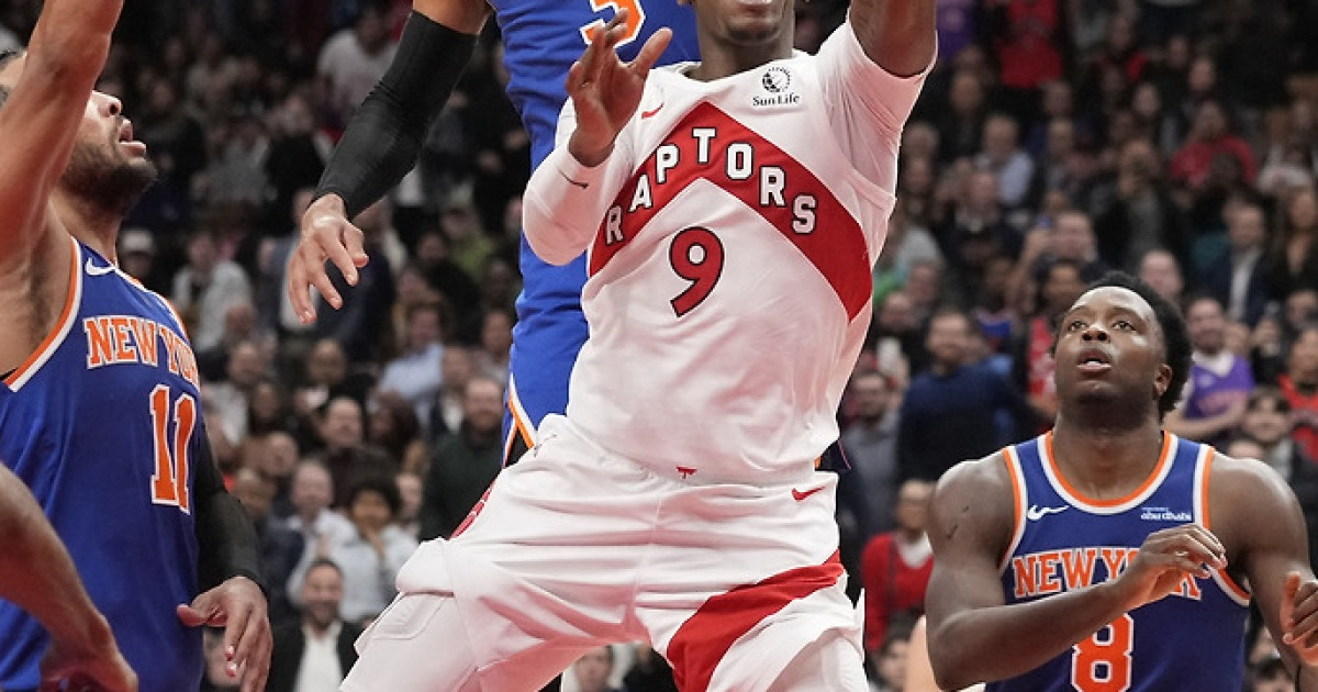 '타운스 4Q 천금 5득점' NBA 뉴욕, 토론토 꺾고 상위권 추격 시동