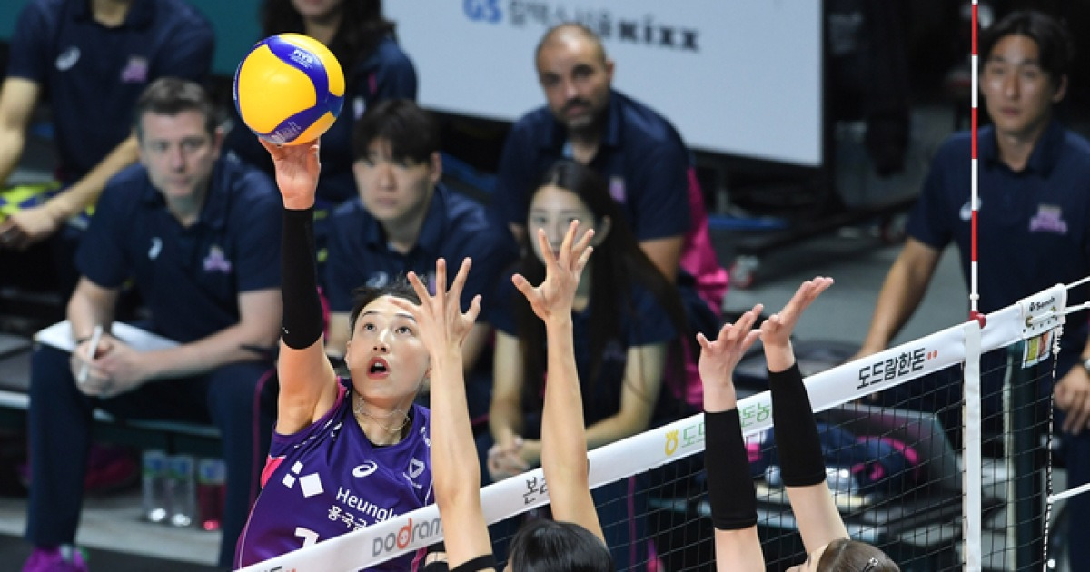 김연경-허수봉, 국내 선수들이 1~2R MVP 싹쓸이…외인 스타가 없다, 자유계약 전환은 이제 선택 아닌 필수