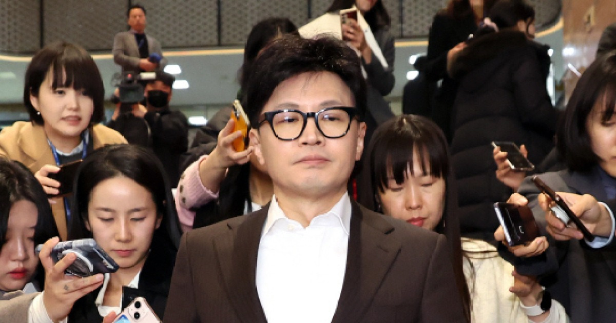 한동훈 “윤대통령 퇴진 늦어지면 국민들이 수용하기 어려워”