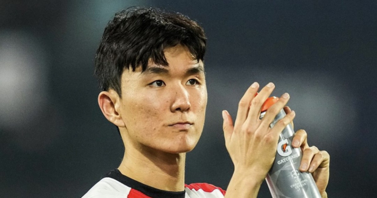 [ucl.review] '축구도사' 황인범 75분 맹활약! 페예노르트, 프라하에 4-2 승리...16강 희망↑