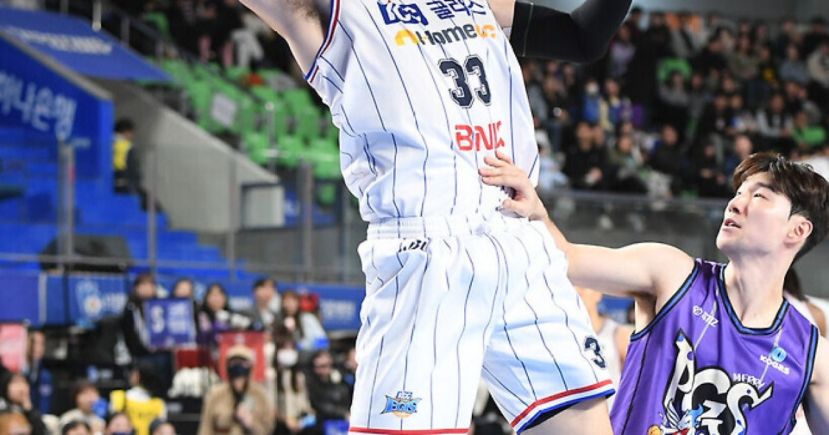 가스공사 22점 차 대파한 KCC, 비결은 리바운드 45-33 우위