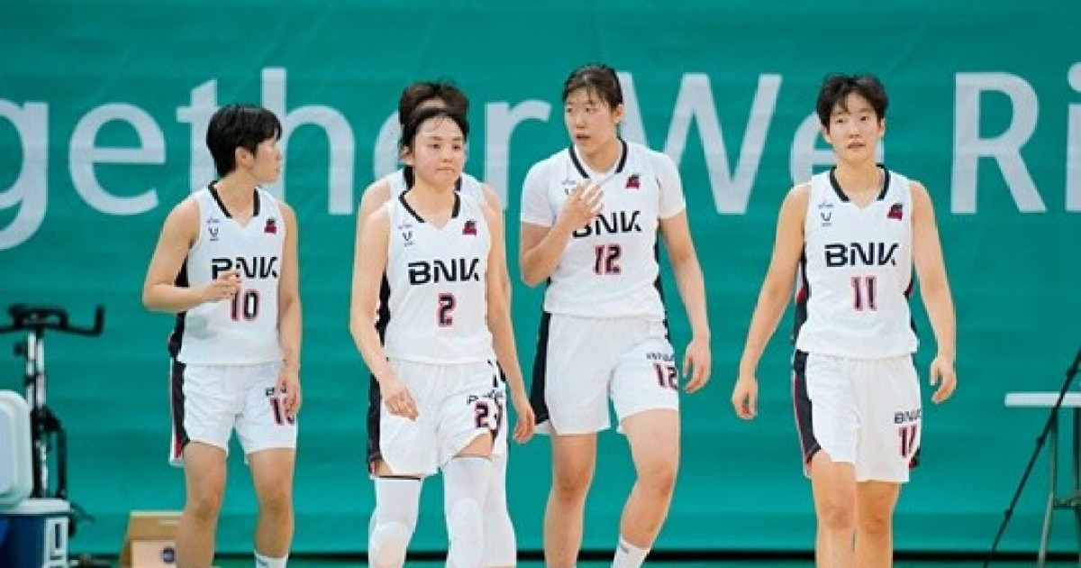 [WKBL 퓨쳐스리그] ‘골밑 장악’ BNK, 하나은행 격파