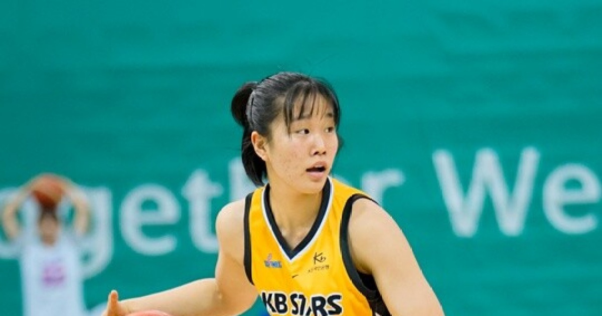 [WKBL 퓨쳐스리그] ‘팀원 중 막내’ KB 송윤하, 안정감은 ‘팀원 중 최고’