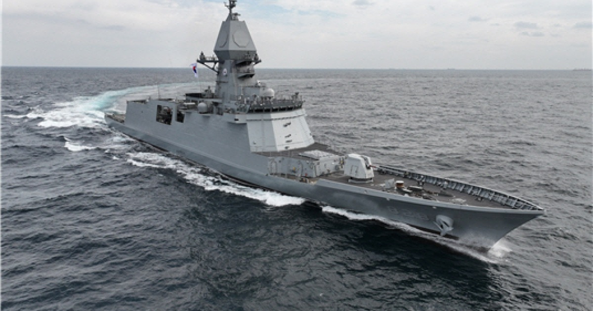 첫 3600t급 호위함 ‘충남함’ 해군 인도…국산 다중위상배열레이더 첫 장착