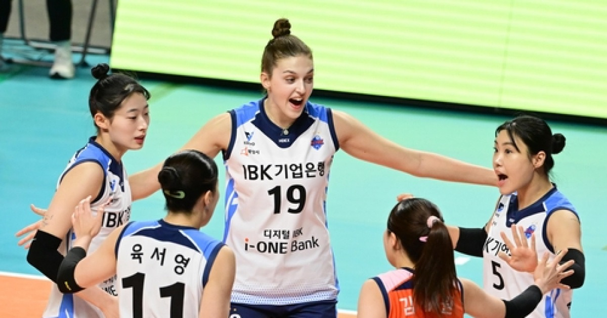 IBK, GS칼텍스 제물로 4연패 탈출…현대캐피탈은 6연승 질주(종합)