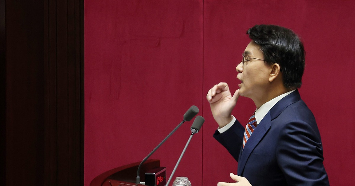 윤상현 “비대위원장 인선 ‘원내외 당협위원장 연석회의 공식 제안”