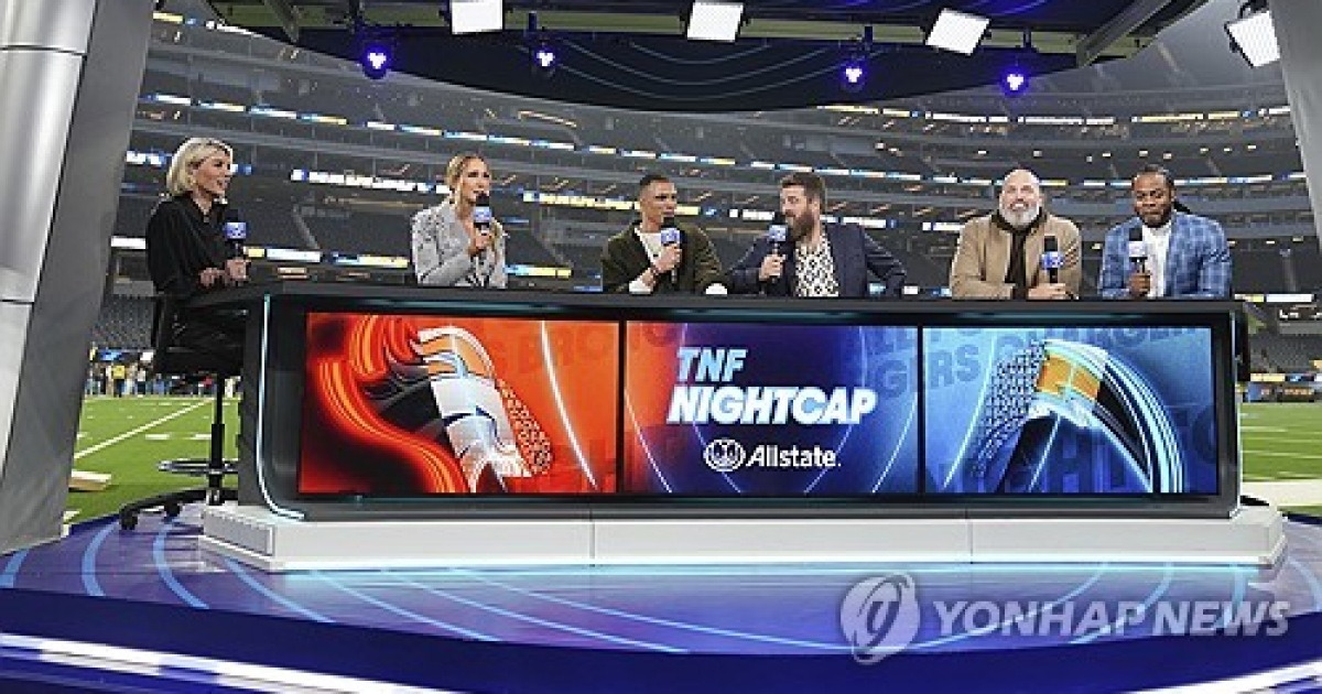 Prime Video Glaser's Stage Football